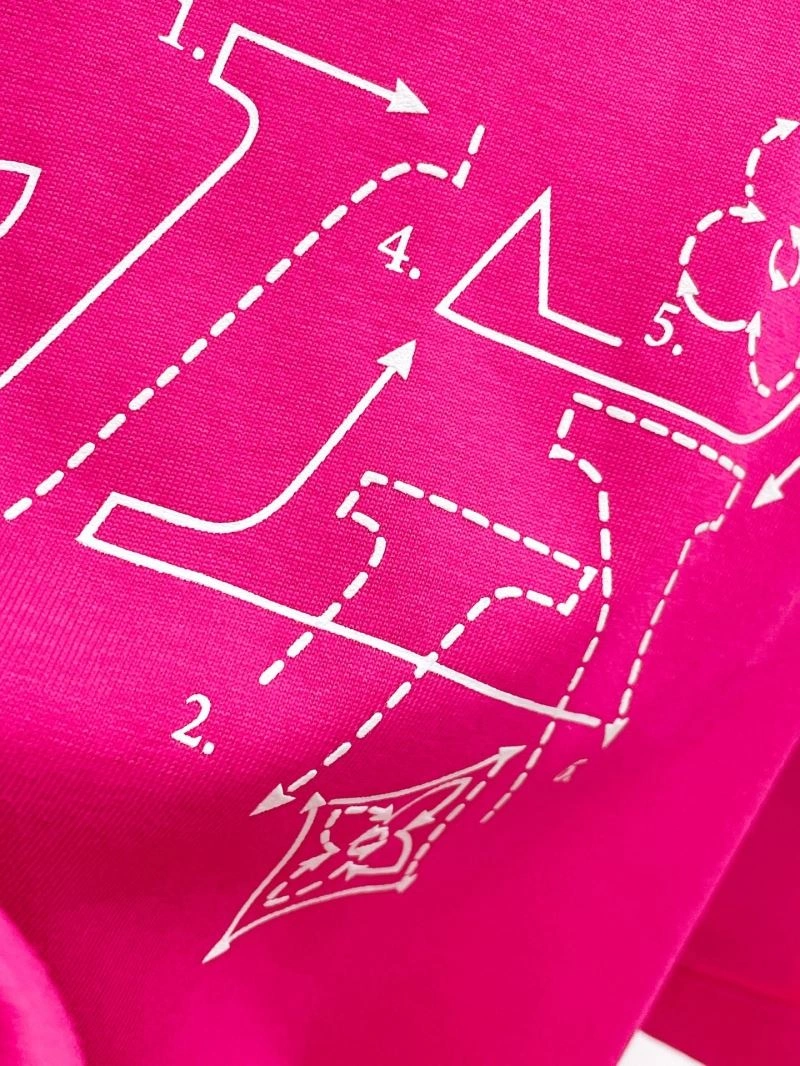 Accurate model Louis Vuitton T-Shirts