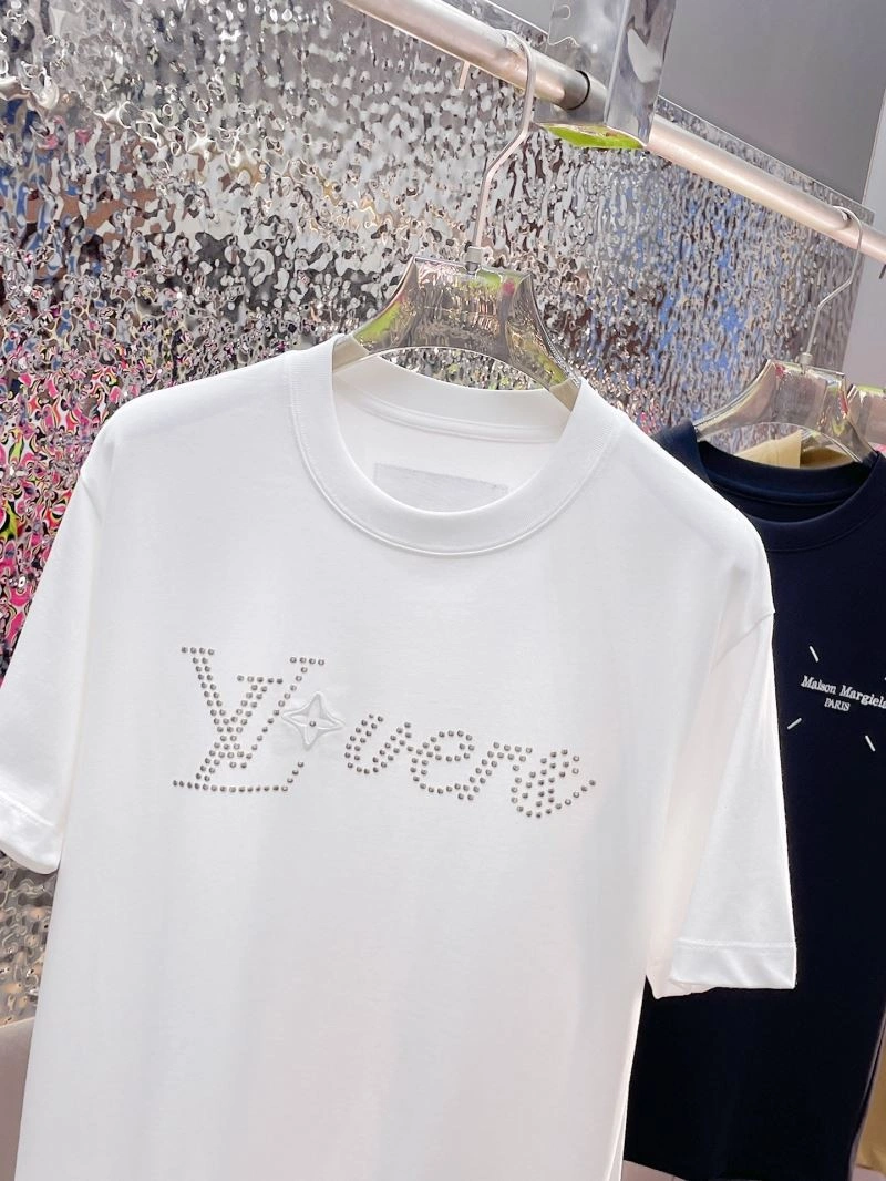 Exact replica Louis Vuitton T-Shirts