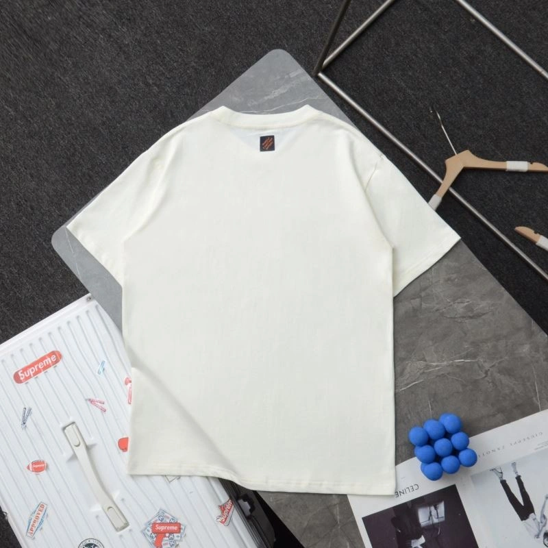 Accurate model Louis Vuitton T-Shirts