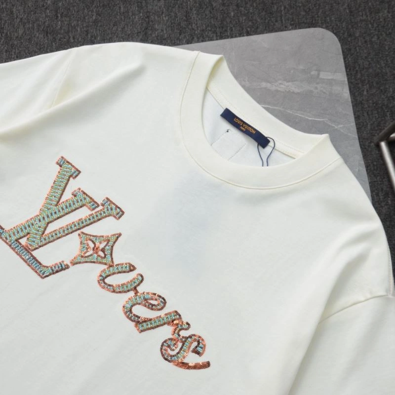 Accurate model Louis Vuitton T-Shirts