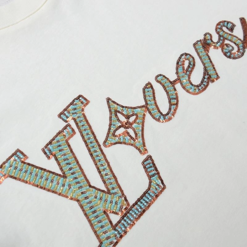 Accurate model Louis Vuitton T-Shirts