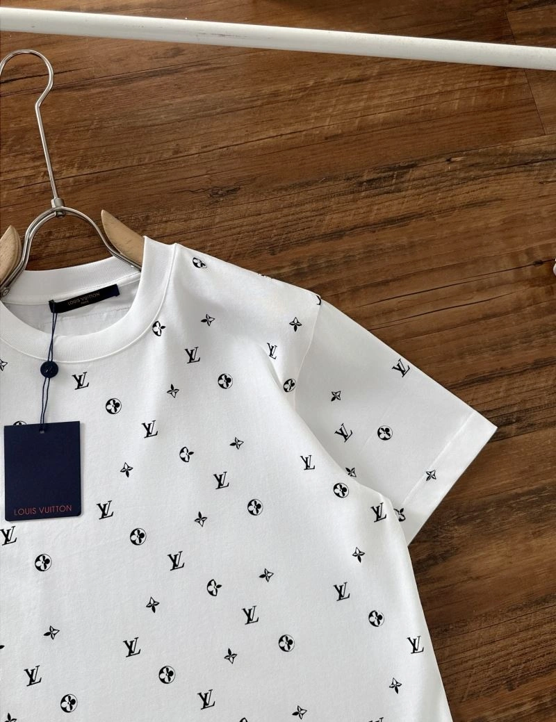 Low-cost Louis Vuitton T-Shirts