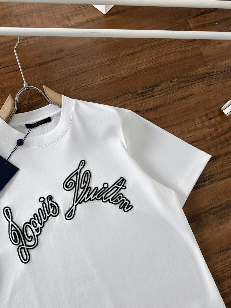 Accurate model Louis Vuitton T-Shirts