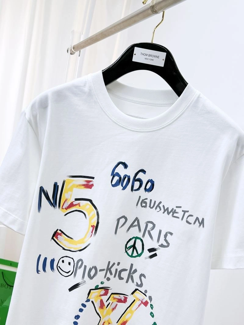 Accurate model Louis Vuitton T-Shirts