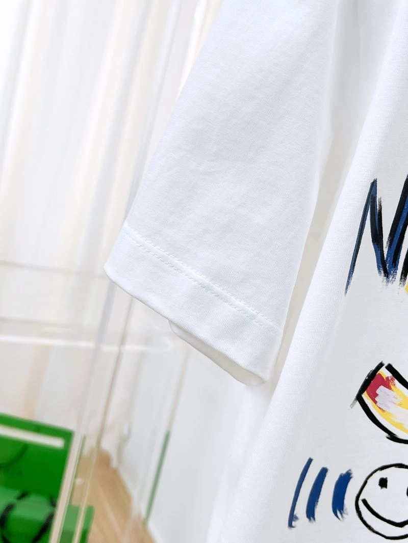 Accurate model Louis Vuitton T-Shirts