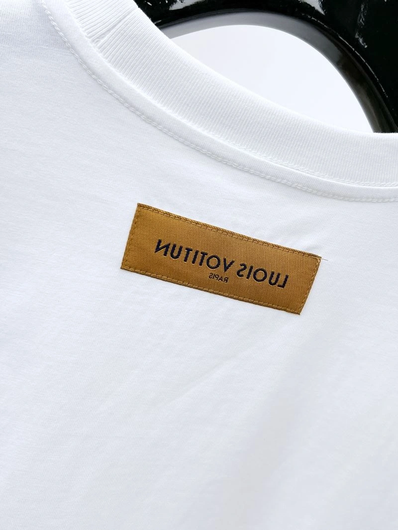 Accurate model Louis Vuitton T-Shirts