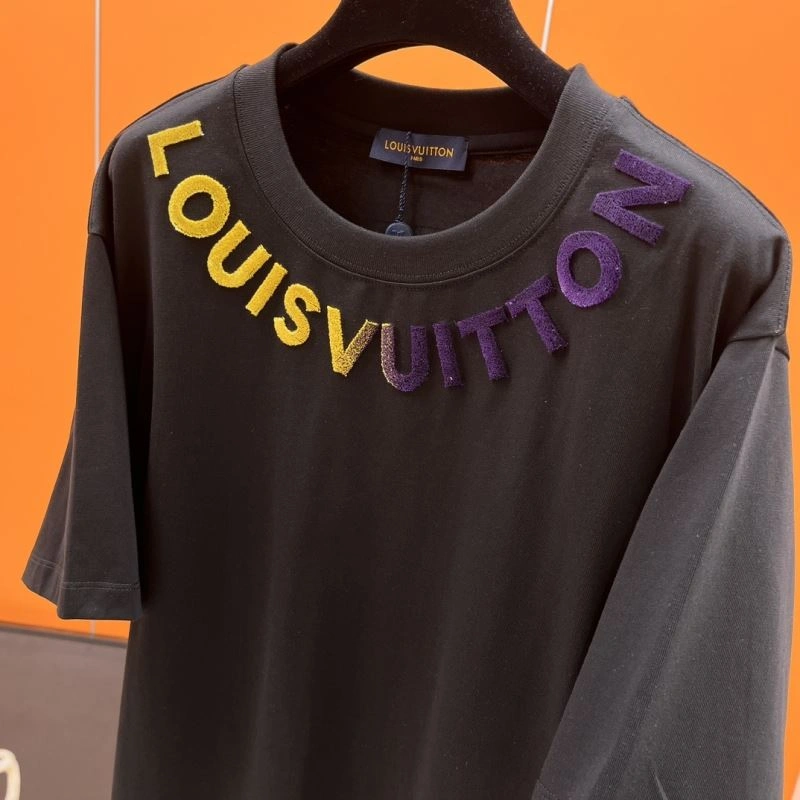 Top match Louis Vuitton T-Shirts