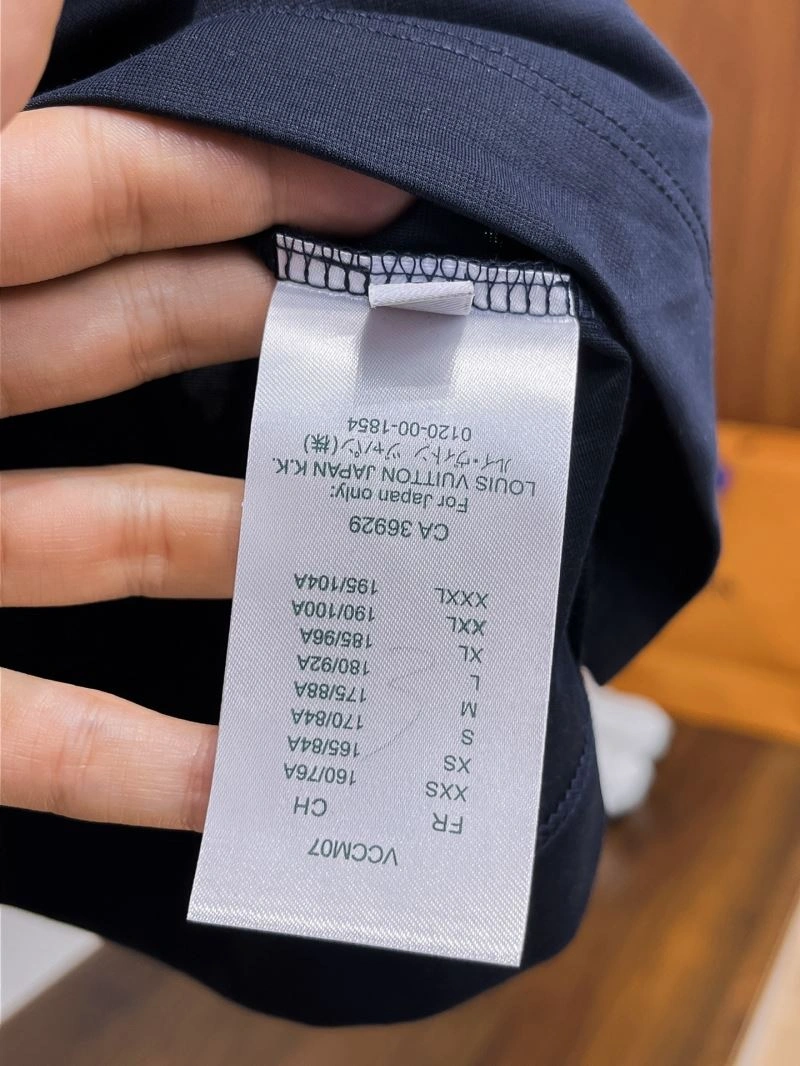 High fidelity Louis Vuitton T-Shirts