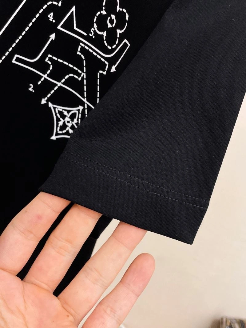 Precise copy Louis Vuitton T-Shirts