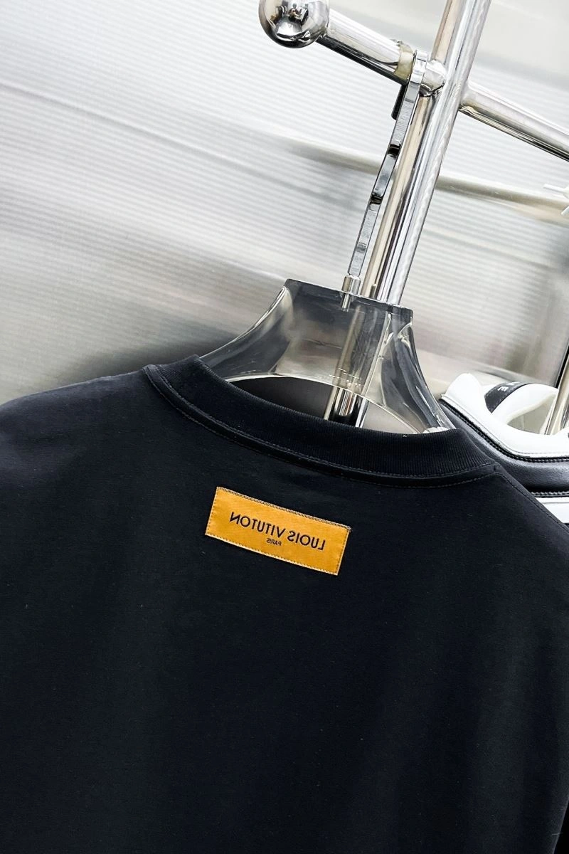 Low-cost Louis Vuitton T-Shirts