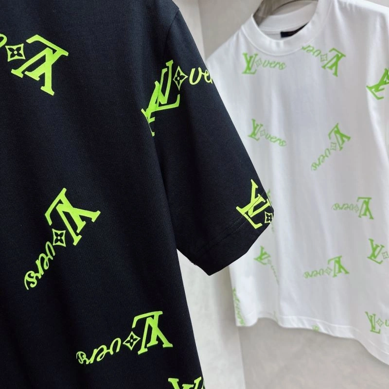 Accurate model Louis Vuitton T-Shirts