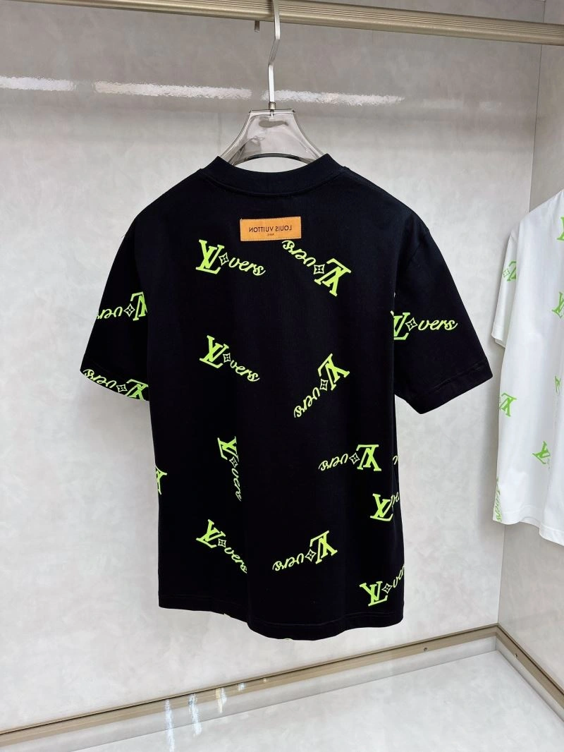 Accurate model Louis Vuitton T-Shirts
