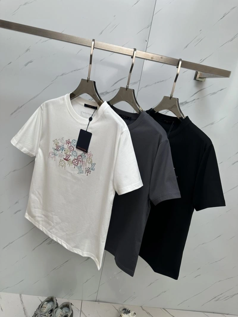 Low-cost Louis Vuitton T-Shirts