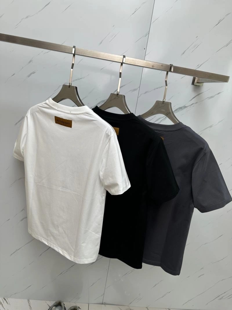 Low-cost Louis Vuitton T-Shirts