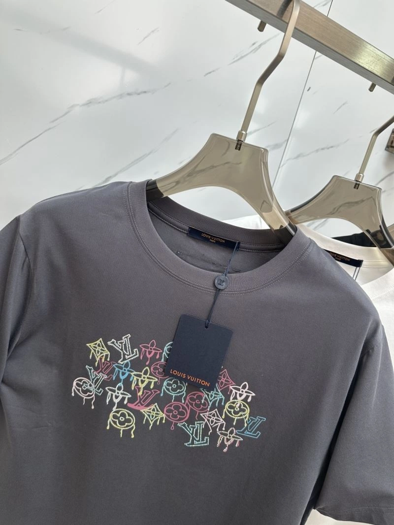 Indistinguishable Louis Vuitton T-Shirts
