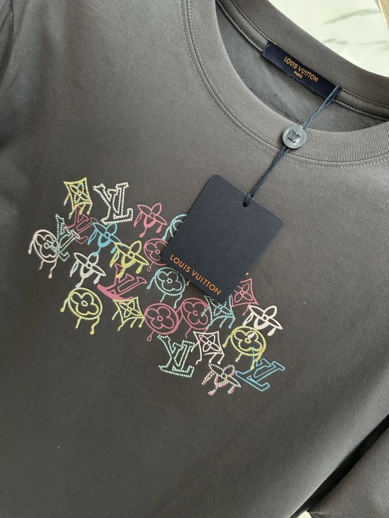 Indistinguishable Louis Vuitton T-Shirts