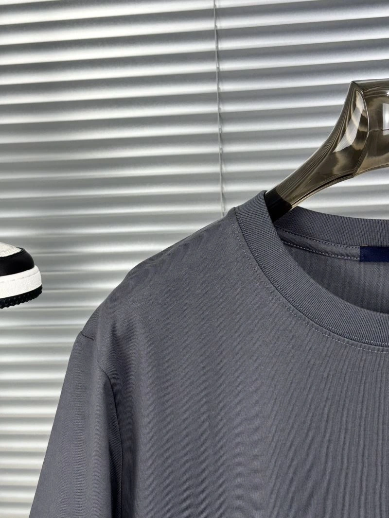 Low-cost Louis Vuitton T-Shirts