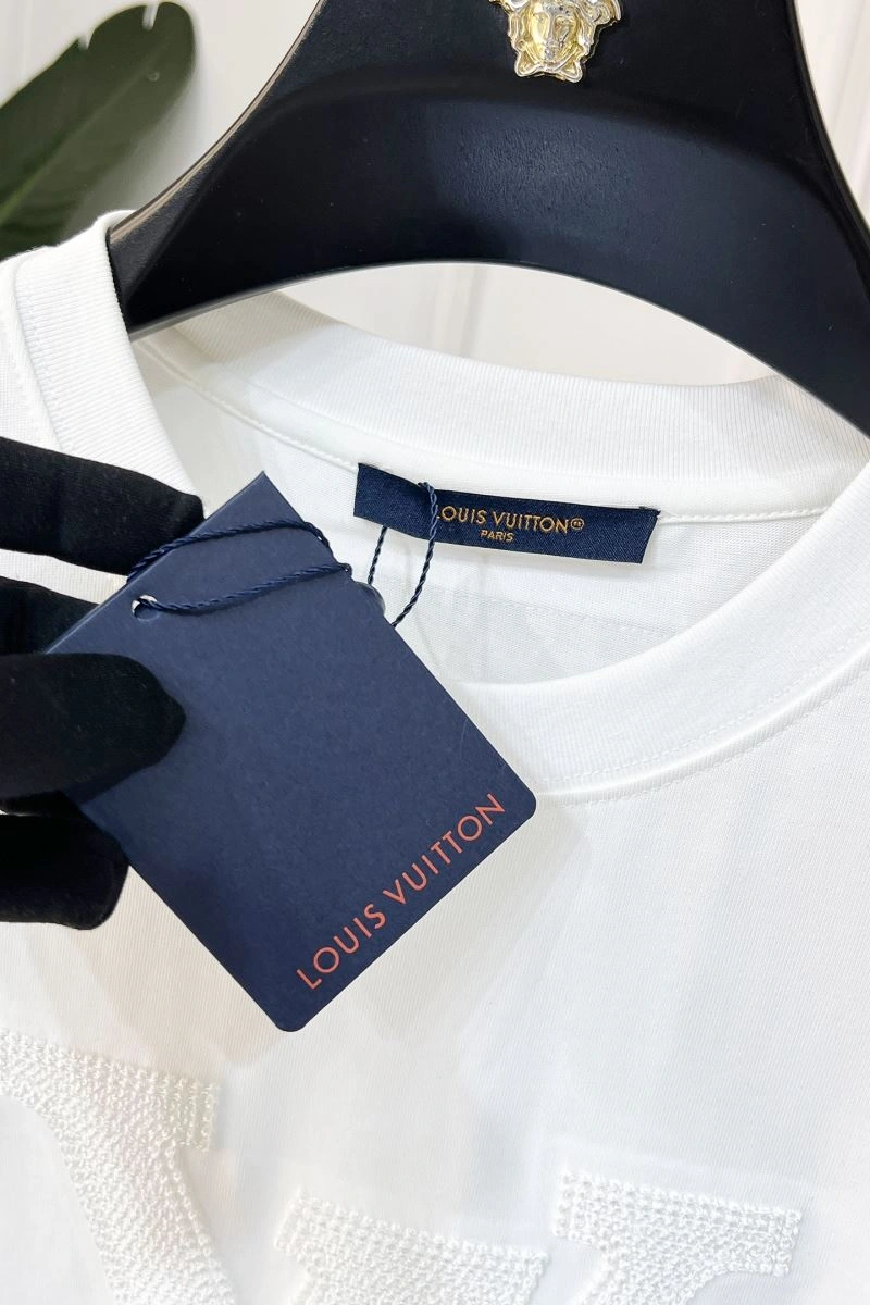 Inexpensive Louis Vuitton T-Shirts