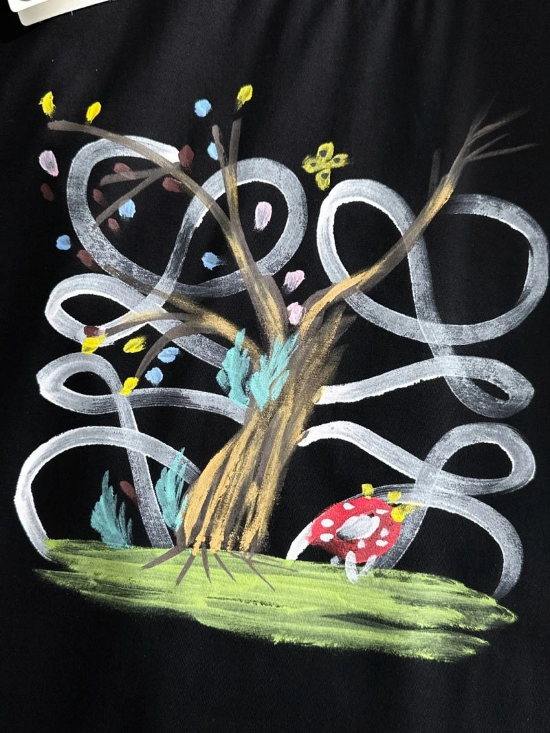 Indistinguishable Louis Vuitton T-Shirts