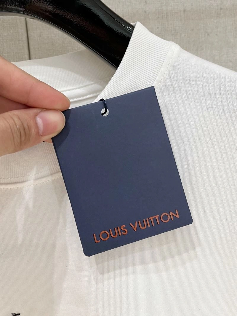 Precise copy Louis Vuitton T-Shirts