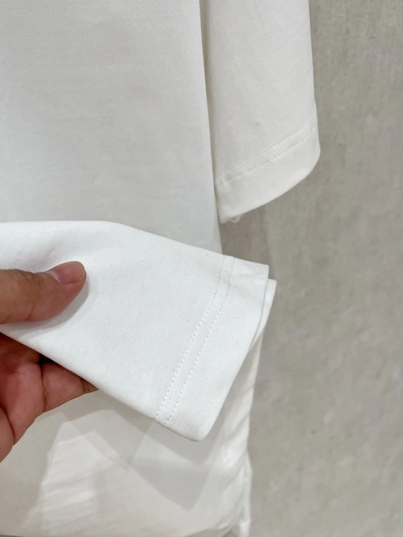 Precise copy Louis Vuitton T-Shirts