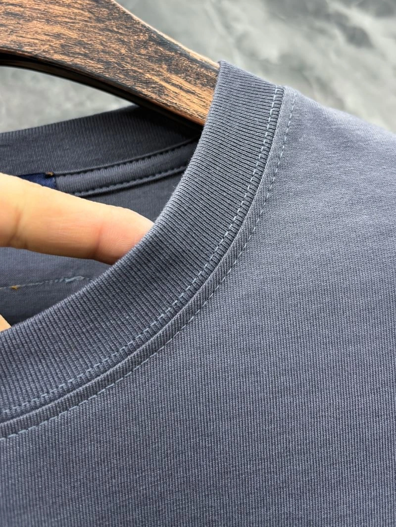 Exact replica Louis Vuitton T-Shirts
