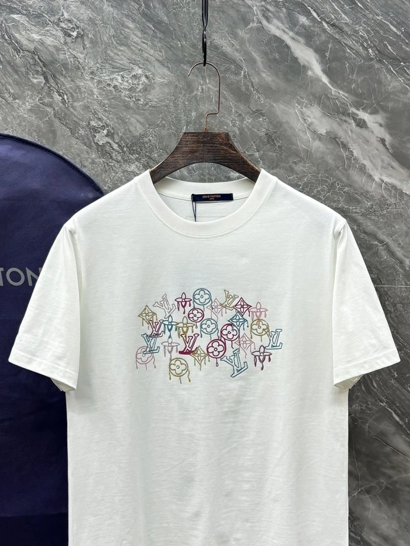 Accurate model Louis Vuitton T-Shirts