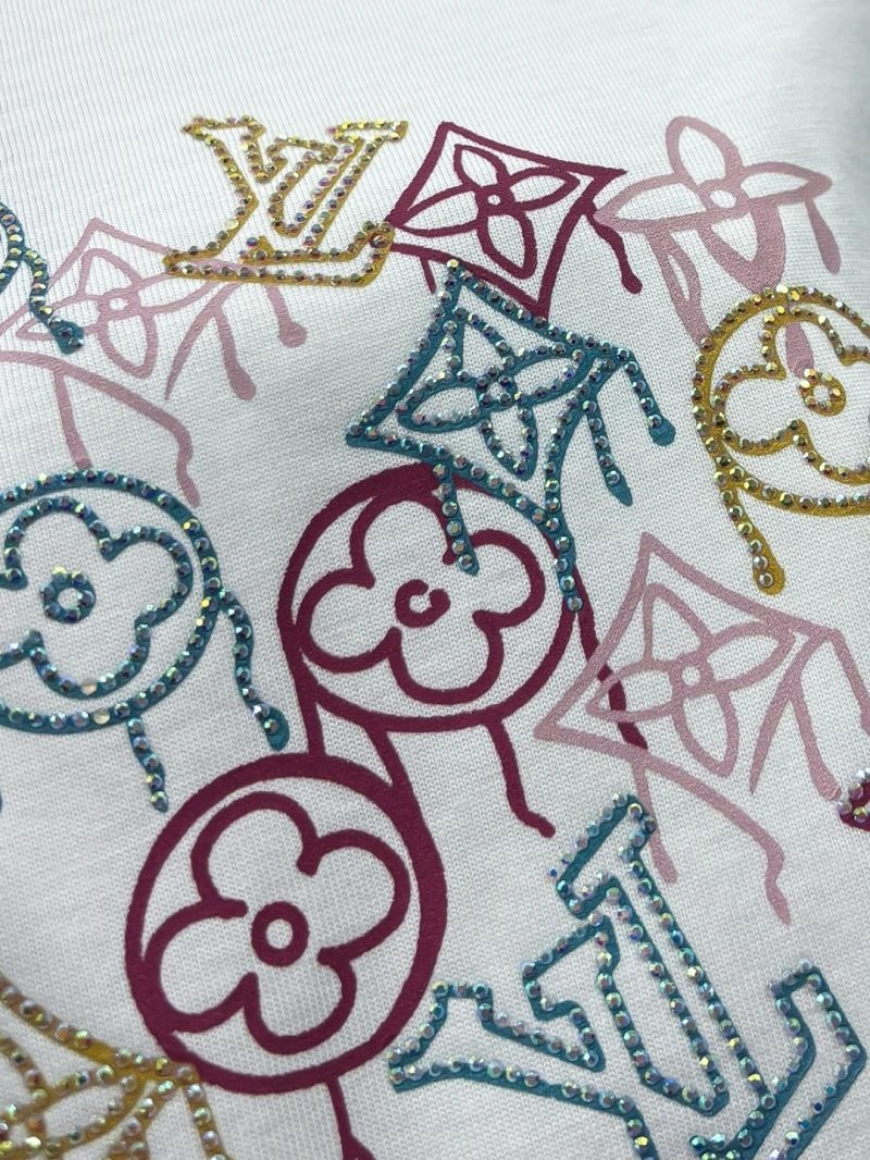 Accurate model Louis Vuitton T-Shirts