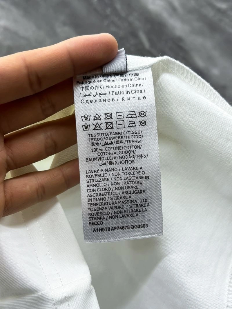 Accurate model Louis Vuitton T-Shirts