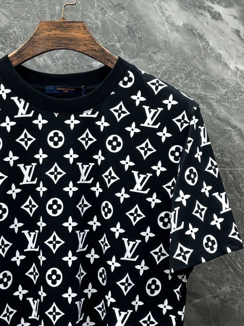 Exact replica Louis Vuitton T-Shirts