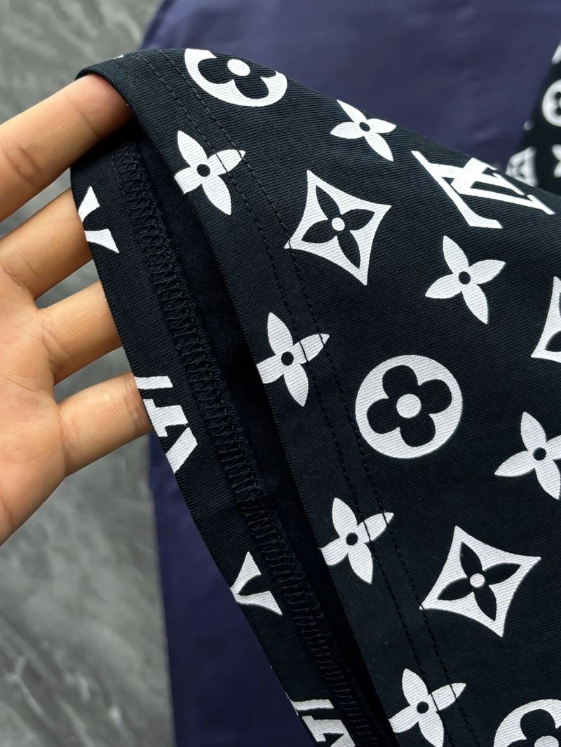 Exact replica Louis Vuitton T-Shirts