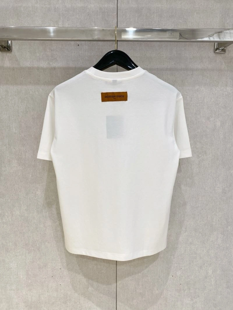 Accurate model Louis Vuitton T-Shirts