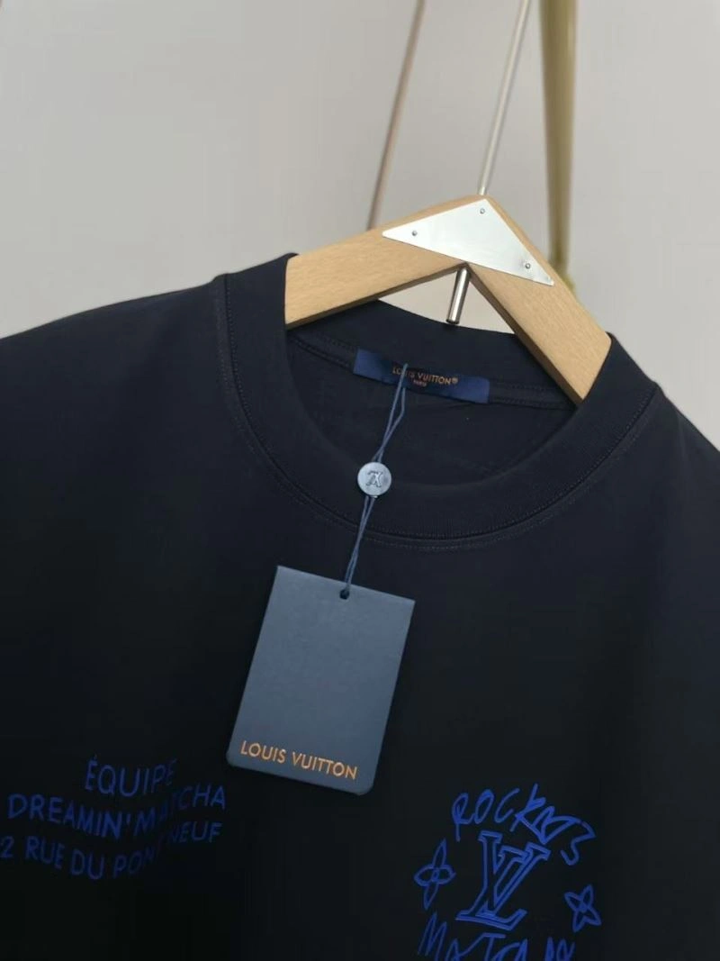 Exact replica Louis Vuitton T-Shirts
