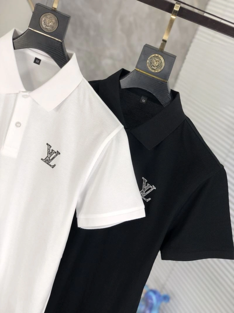 Accurate model Louis Vuitton T-Shirts