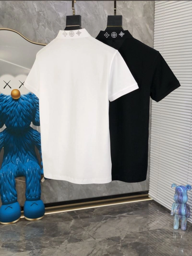 Accurate model Louis Vuitton T-Shirts