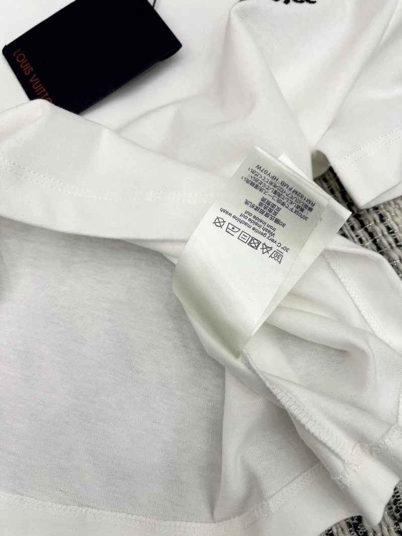 Low-cost Louis Vuitton T-Shirts