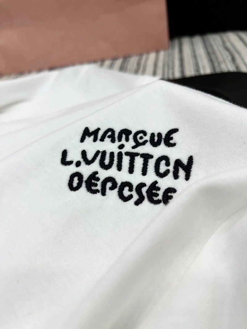 Low-cost Louis Vuitton T-Shirts