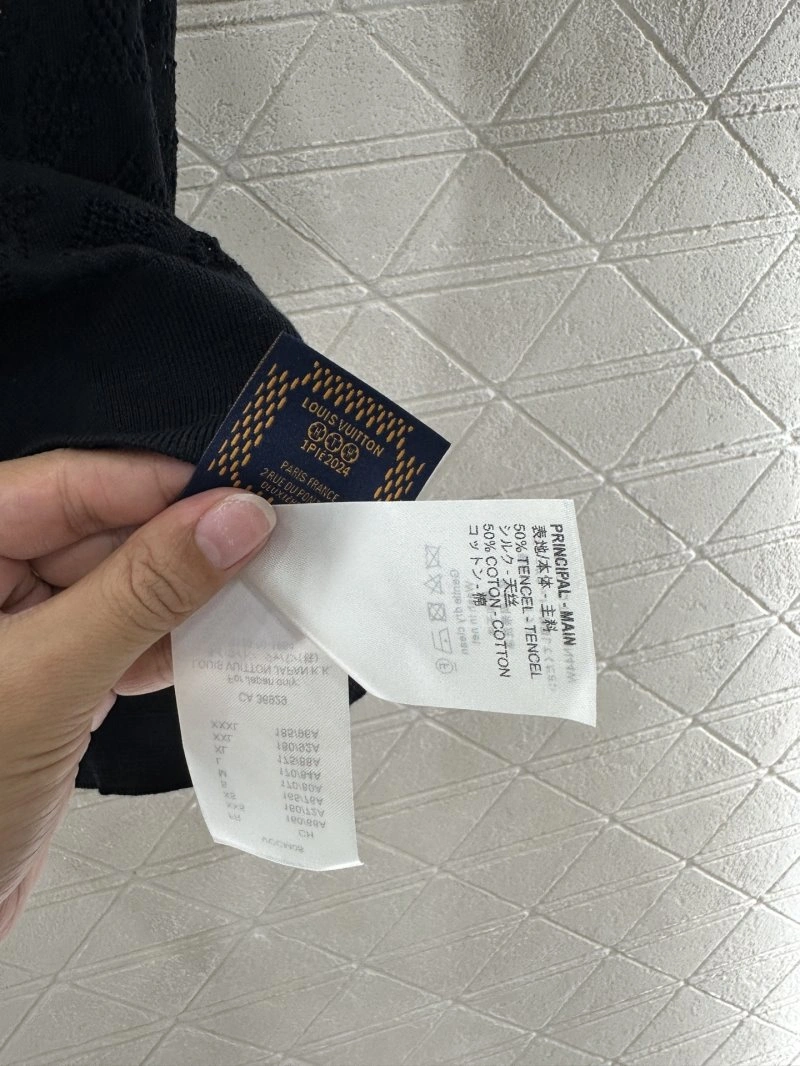 Bargain Louis Vuitton T-Shirts