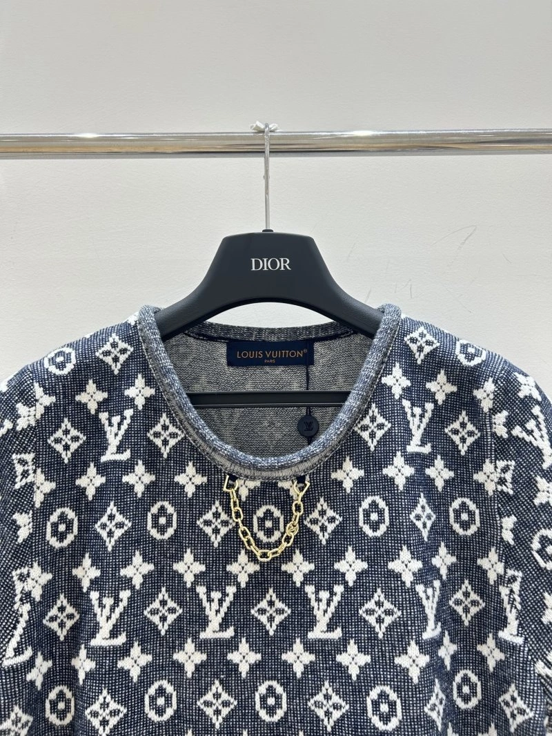 Factory-made Louis Vuitton T-Shirts