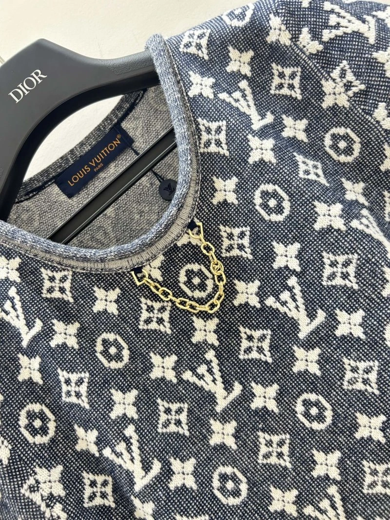 Factory-made Louis Vuitton T-Shirts