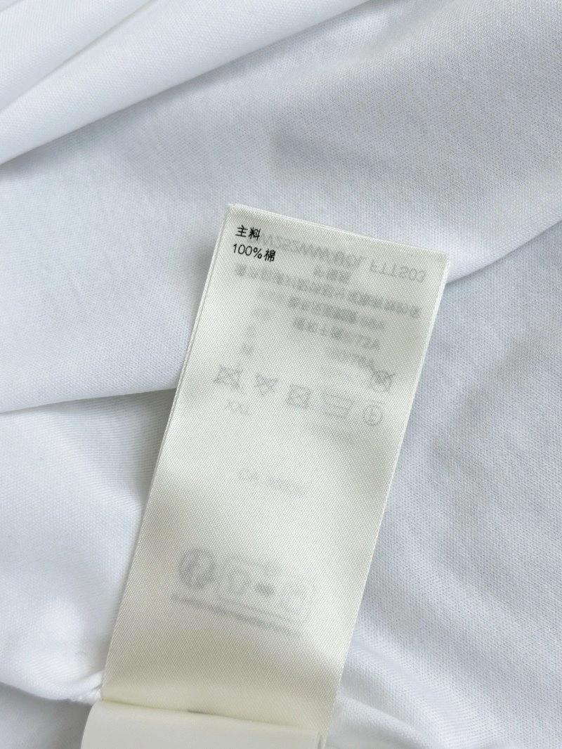Indistinguishable Louis Vuitton T-Shirts