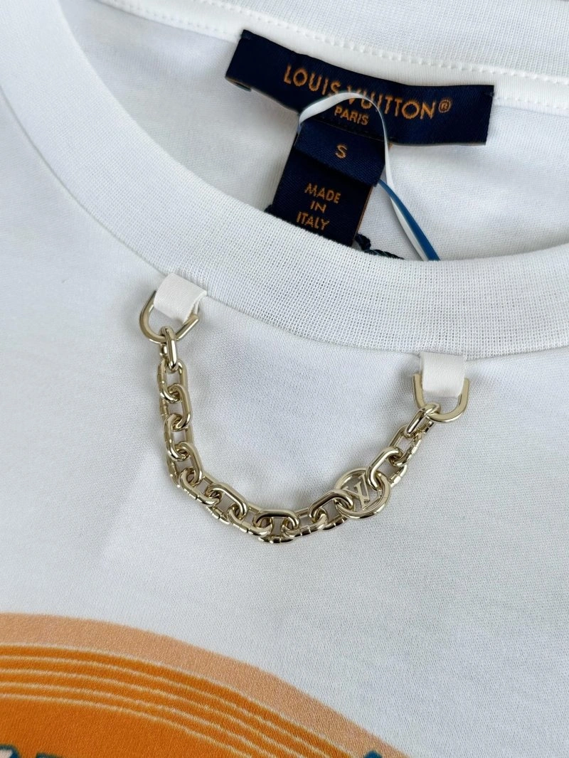 Indistinguishable Louis Vuitton T-Shirts