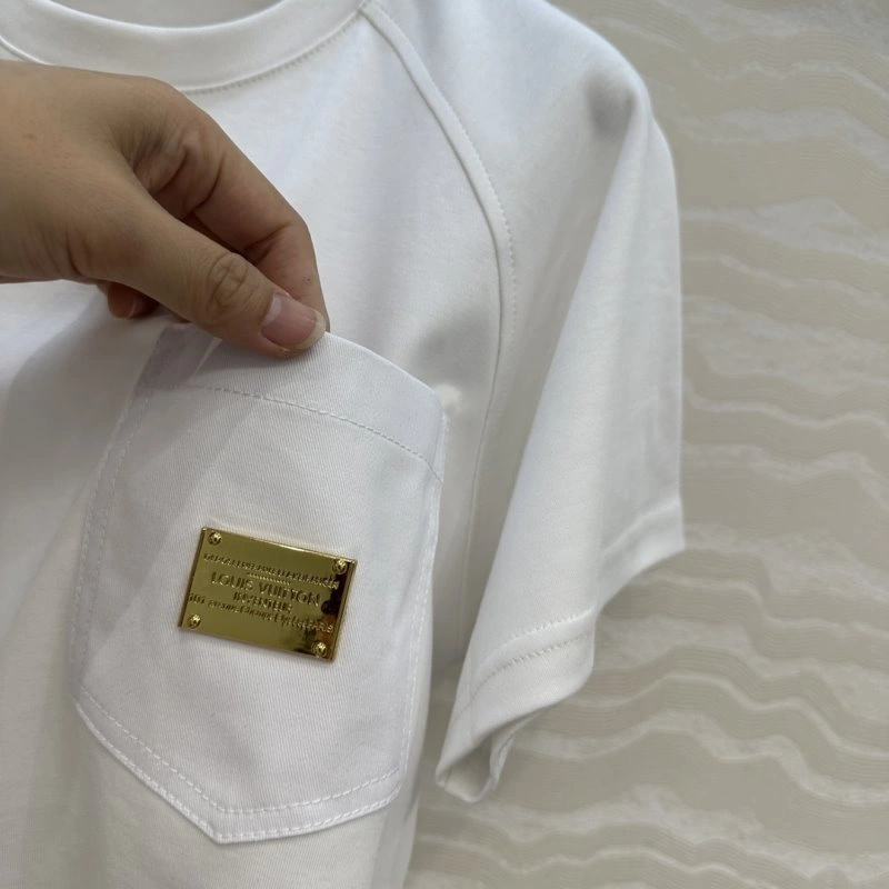 Accurate model Louis Vuitton T-Shirts