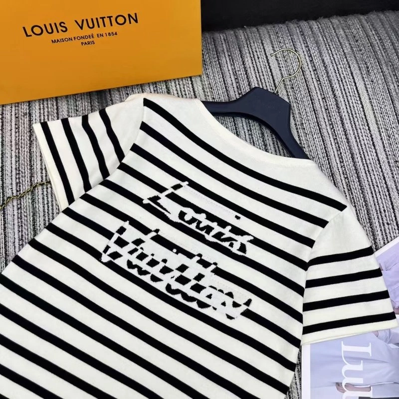 Exact replica Louis Vuitton T-Shirts