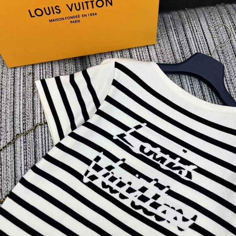 Exact replica Louis Vuitton T-Shirts