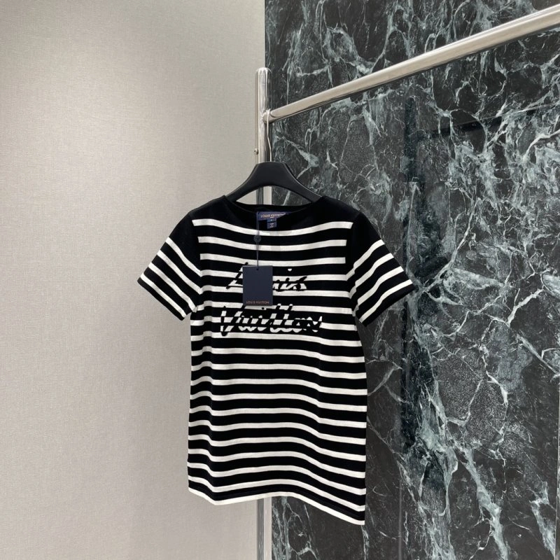 Exact replica Louis Vuitton T-Shirts