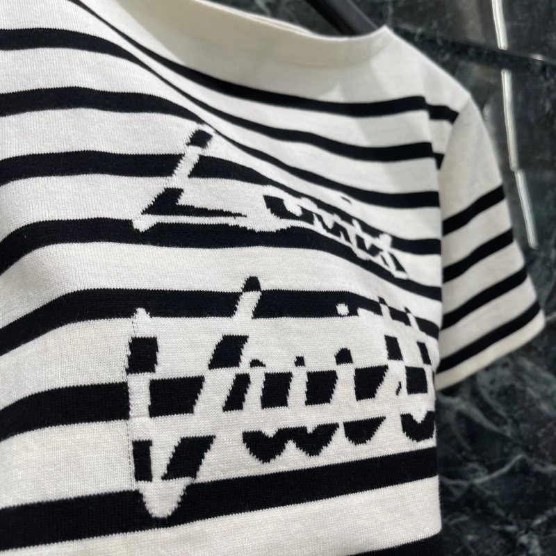 Exact replica Louis Vuitton T-Shirts