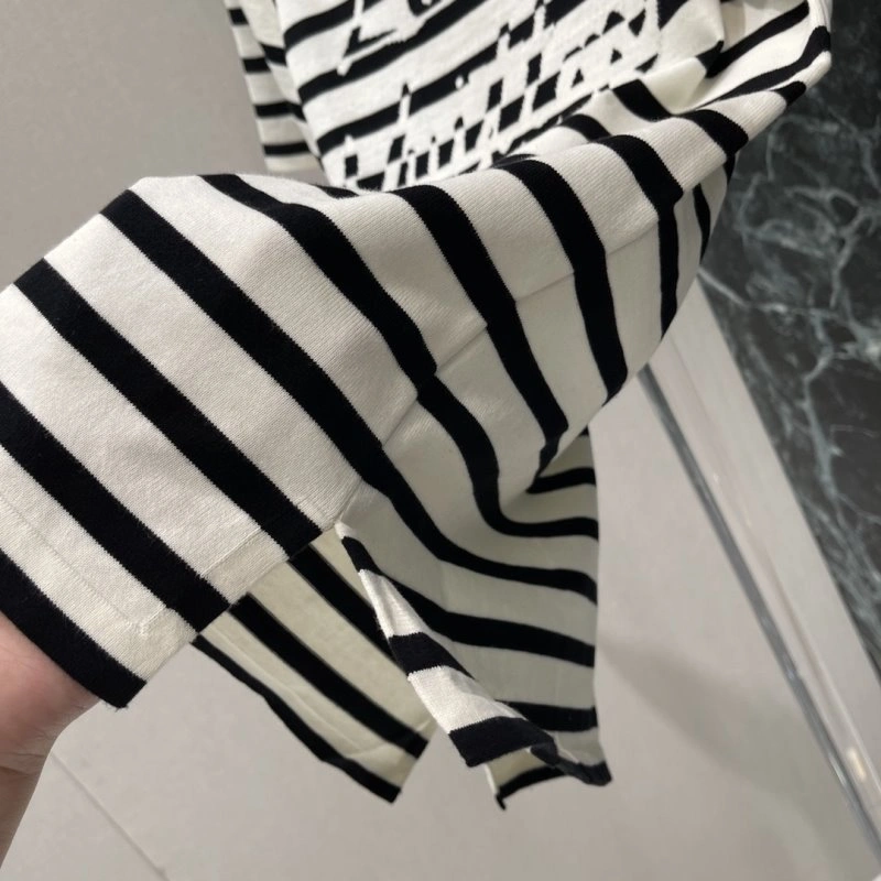 Exact replica Louis Vuitton T-Shirts