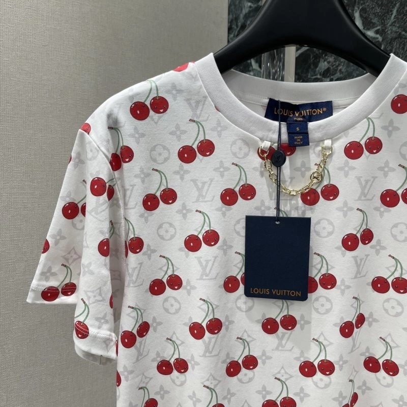 Top match Louis Vuitton T-Shirts