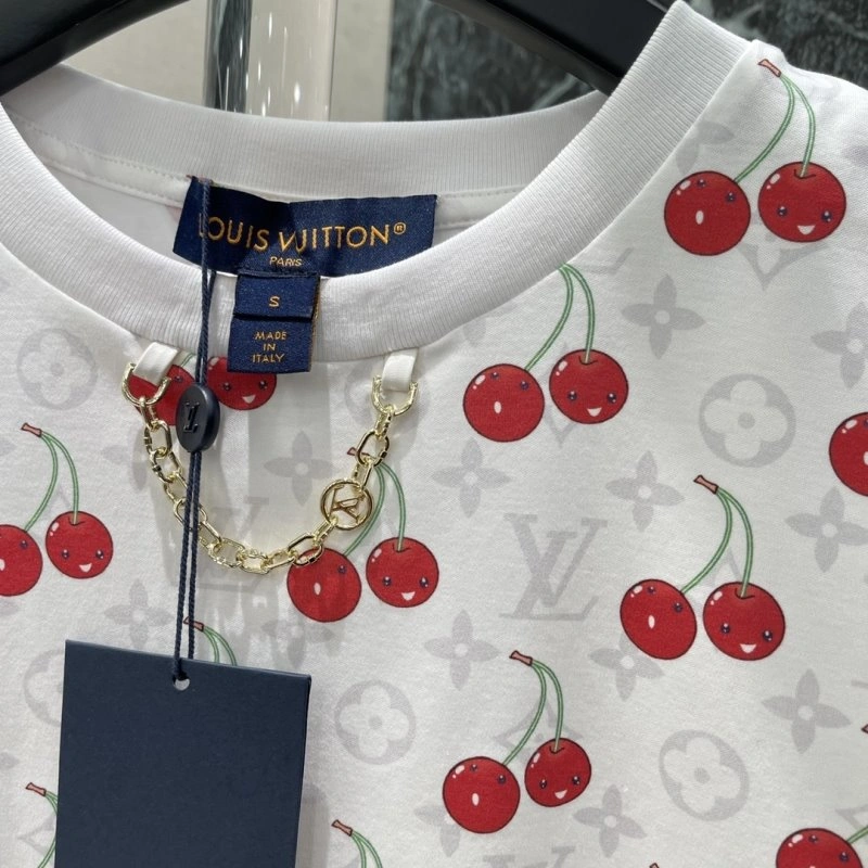 Top match Louis Vuitton T-Shirts